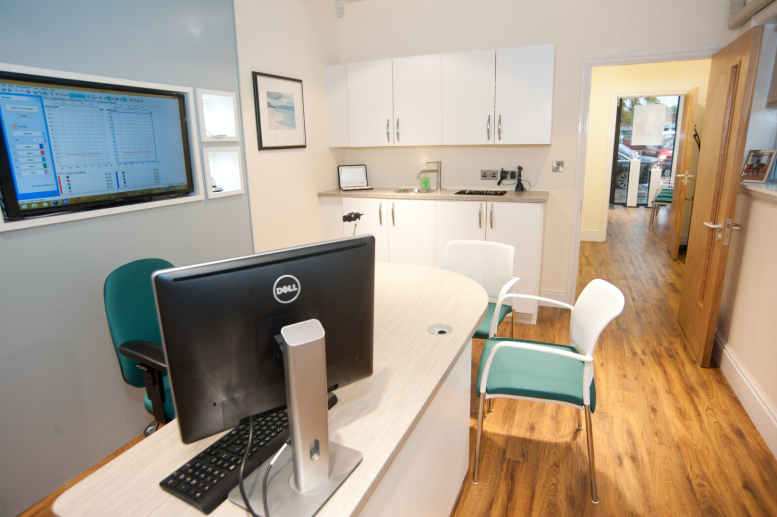 Scott Wroe Hearing Centre - Mewscraft