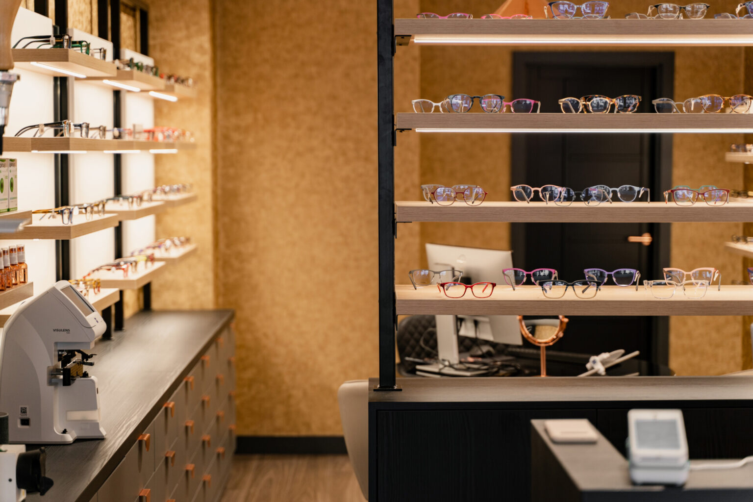 Standish Styling Opticians, Wigan - Mewscraft